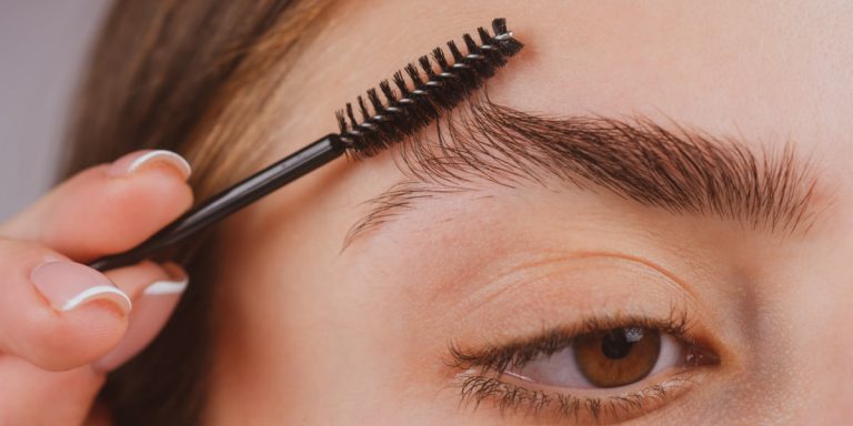 How To Trim Eyebrows In 5 Steps At Home