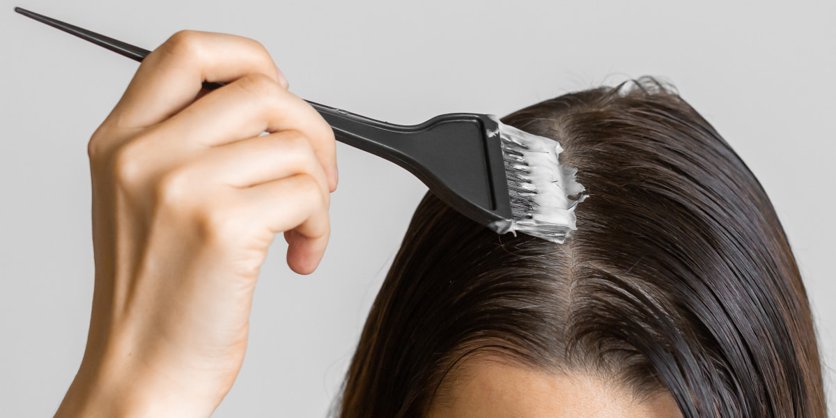 How To Naturally Dye Your Hair: 8 Natural Ways