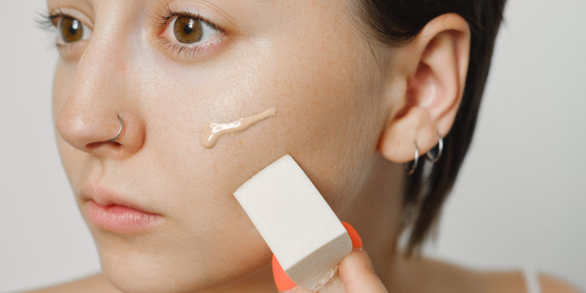 How To Cover Acne With Makeup: Tips And Tricks