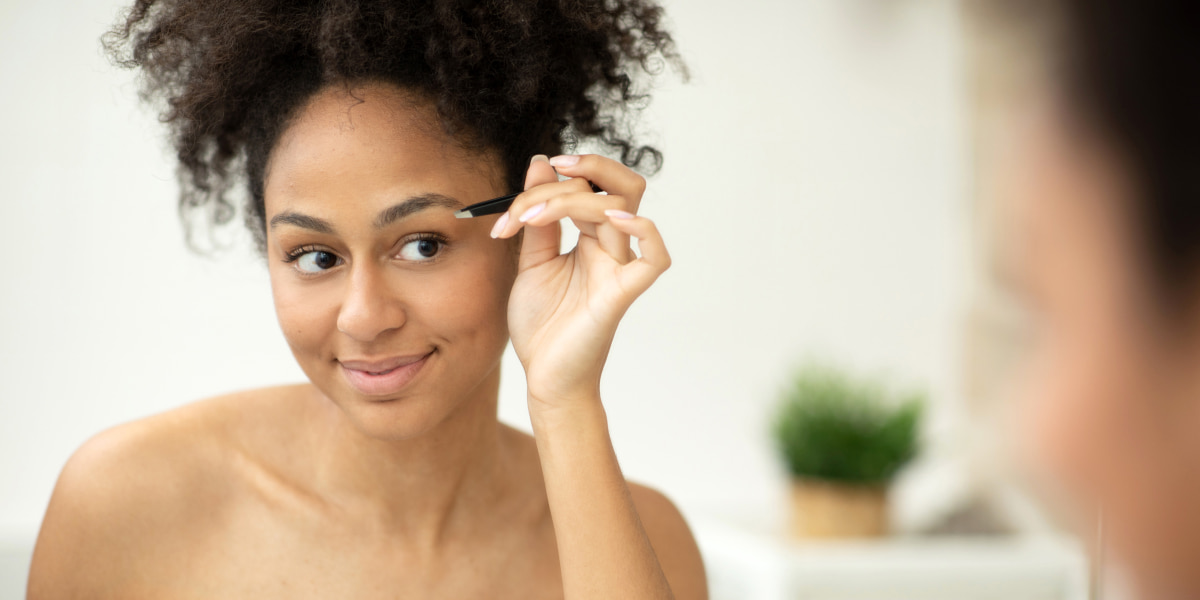 How To Pluck Your Eyebrows