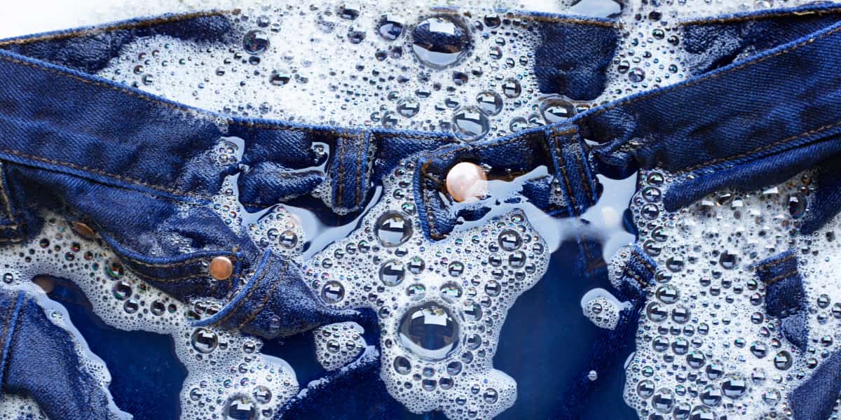 How To Acid-Wash Jeans: Step-by-step Guide