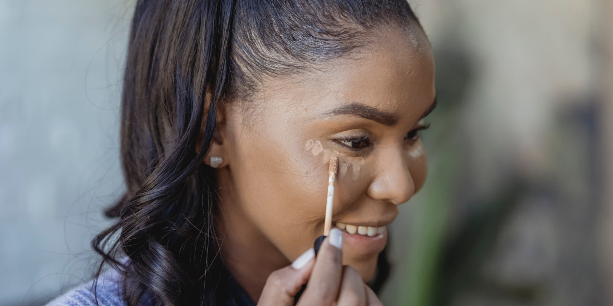 How to Choose Concealer Shade Matching Your Skin Type