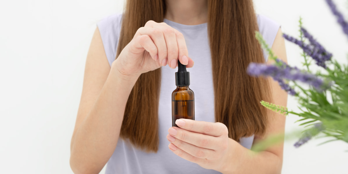 Neem Oil For Your Hair: 7 Benefits and Uses